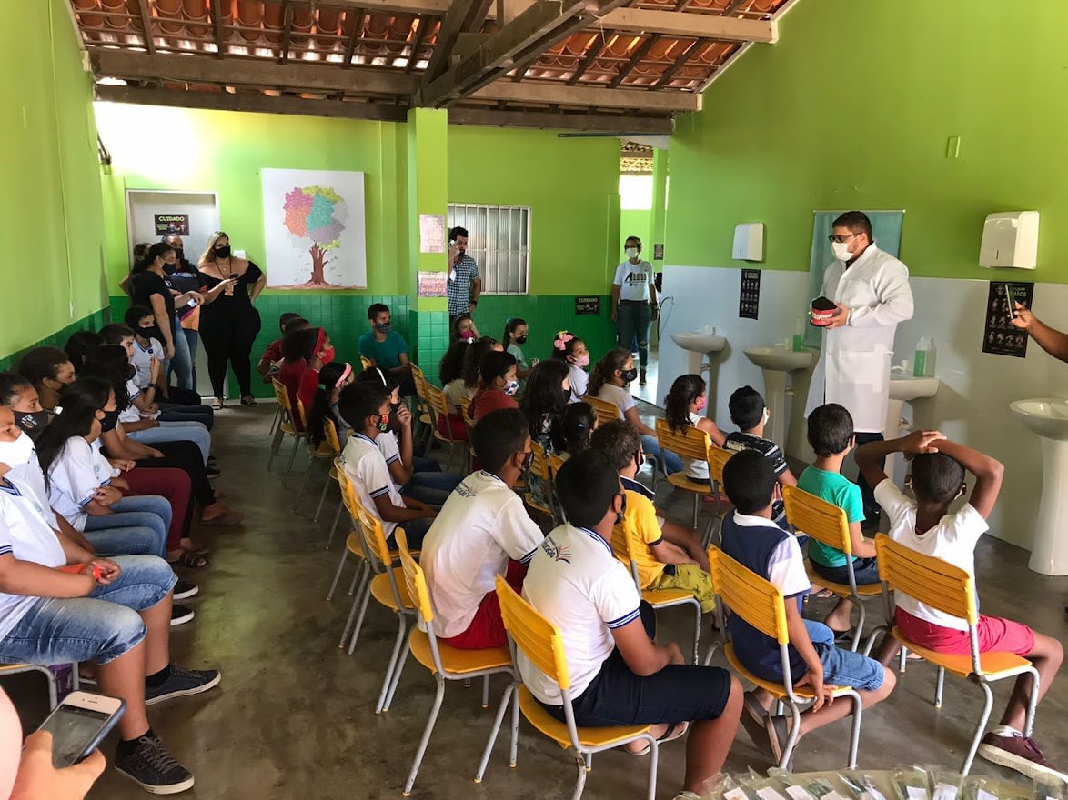 Crianças ribeirinhas recebem cuidados e orientações de saúde pública ...