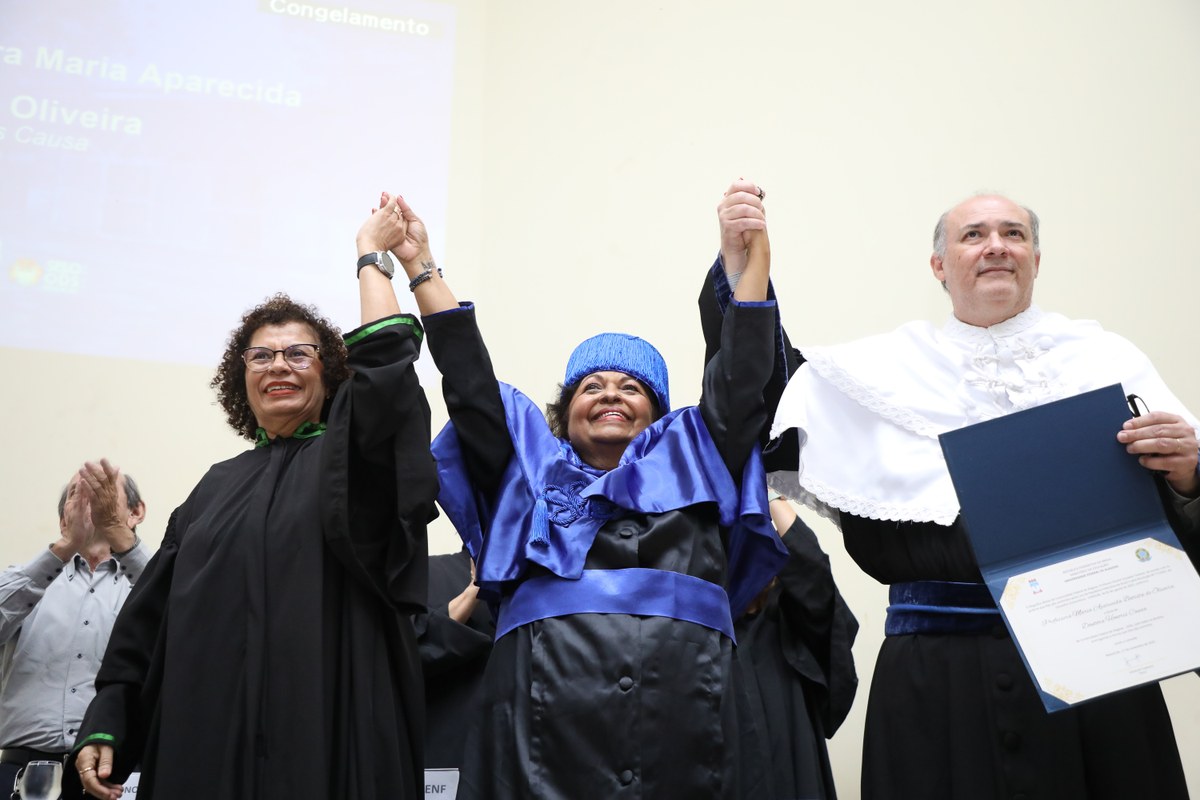 Ufal entrega título de Doutora Honoris Causa à professora Cida — Notícias